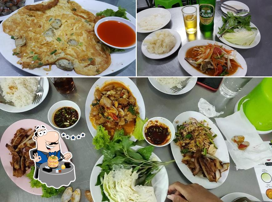 Jaekoy เจ๊ก้อย ส้มตำอาหารอีสาน เพชรบุรี12 (สาขา1), Bangkok - Restaurant ...