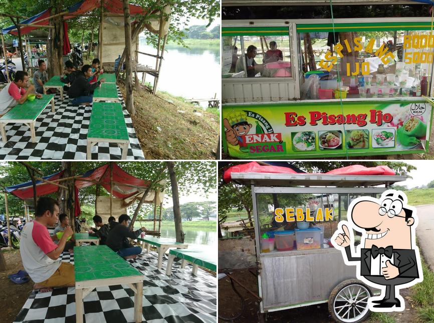 Kedai es pisang ijo dan seblak restaurant, Karawang - Restaurant reviews
