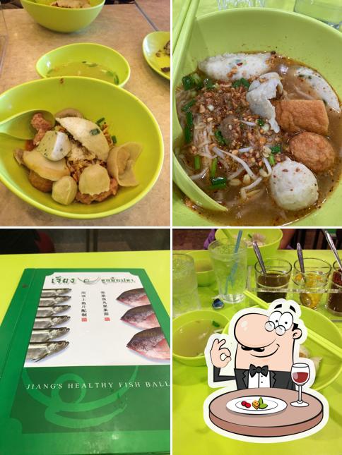 เจียงลูกชิ้นปลา สาขาบิ๊กซีบางนา restaurant, Bang Kaeo, 111 ซอย บางนา ...