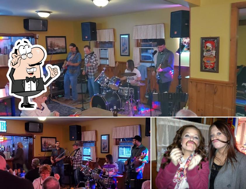 Crossroads Bar & Grill, West Seneca - Restaurant menu, prices and reviews