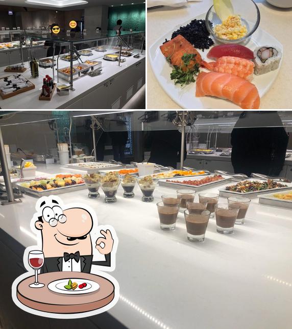 American Airlines Flagship Lounge, Terminal 3, btwn Gates H5 & K5 in ...