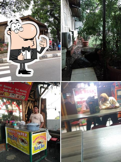 Siomay Super Bang Boy Gereja Theresia Menteng restaurant, Jakarta ...