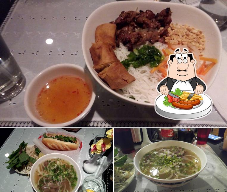 Sunset Phở Caffe, 2856 N Clark St in Chicago - Restaurant menu and reviews