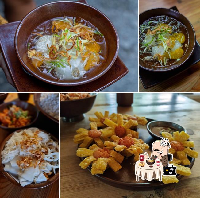 Yong Theu Fu เย็นตาโฟ ย้อง แท้ว ฟู้ restaurant, Chai Sathan ...