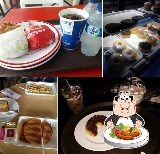 KFC Gunawarman restaurant, Jakarta, Jl. Gunawarman Blok Q1 No.80 ...