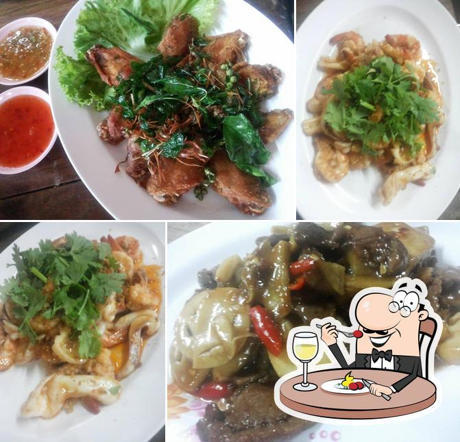 ร้านอาหารครัวช่างมืด restaurant, Tha Kham, 100/2 หมู่ที่ 4 - Restaurant ...