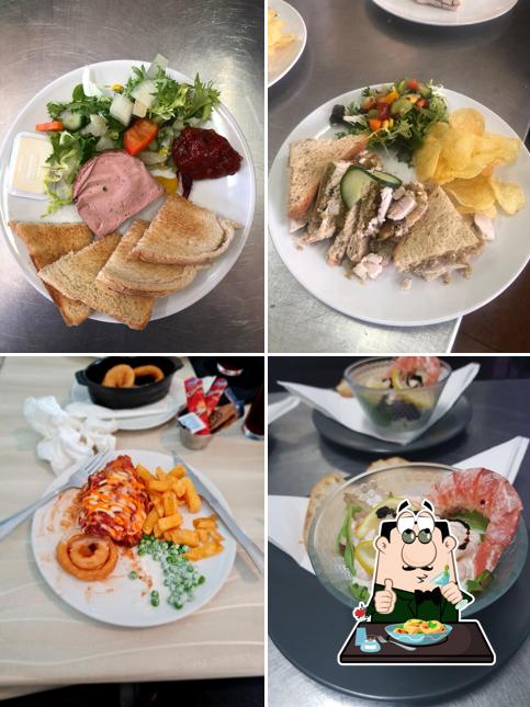 Chiefs on Broadway Quesada in Quesada - Restaurant reviews