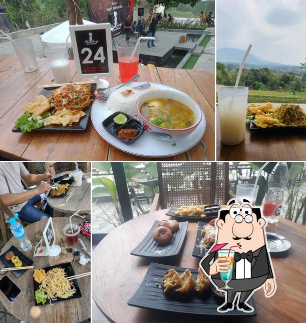 Top 2 restaurants with chicken stir-fry in Trawas, december 2025 ...