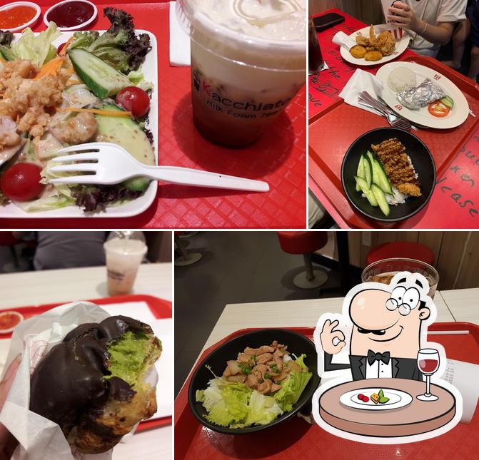 KFC Royal City Mega Mall Hà Nội restaurant, Hanoi, Royal City Mega Mall ...