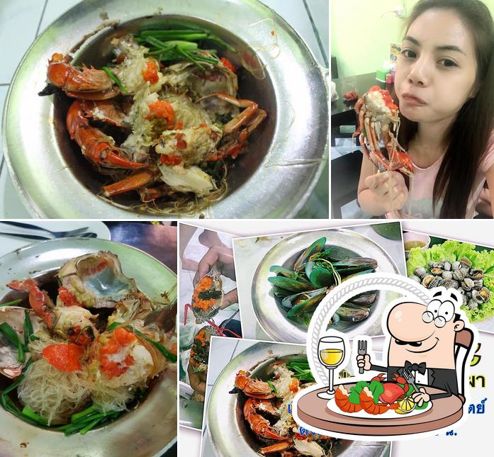 อชิระ ปูอบ กุ้งอบ ปลาเผา restaurant, Nonthaburi