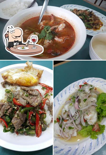 Chantana - ร้านอาหาร จันทนา restaurant, Bangkok, 852 854 Pracha Uthit ...