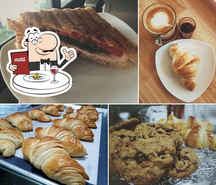 Thomas Cafe & Health Shop, Bangkok - Restaurant menu, prices and reviews