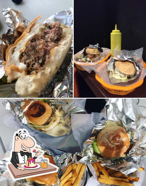 Restaurante Mad Monkeys Burger Lab, San Juan de La Unión, M84C+HG2 ...