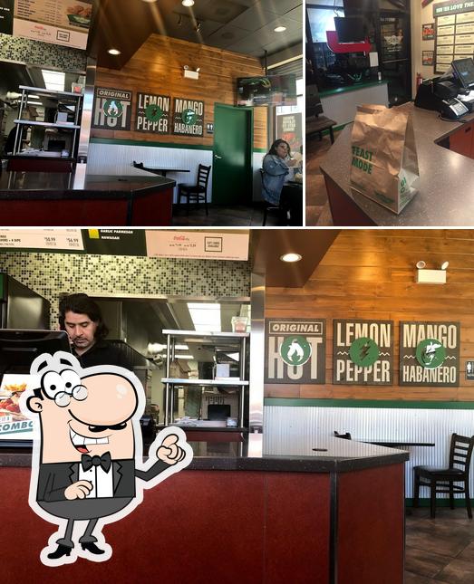 Wingstop, 4547 N Broadway in Chicago - Restaurant menu and reviews