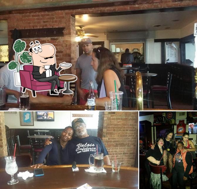 The Falcon Inn, Chicago - Restaurant menu, prices and reviews