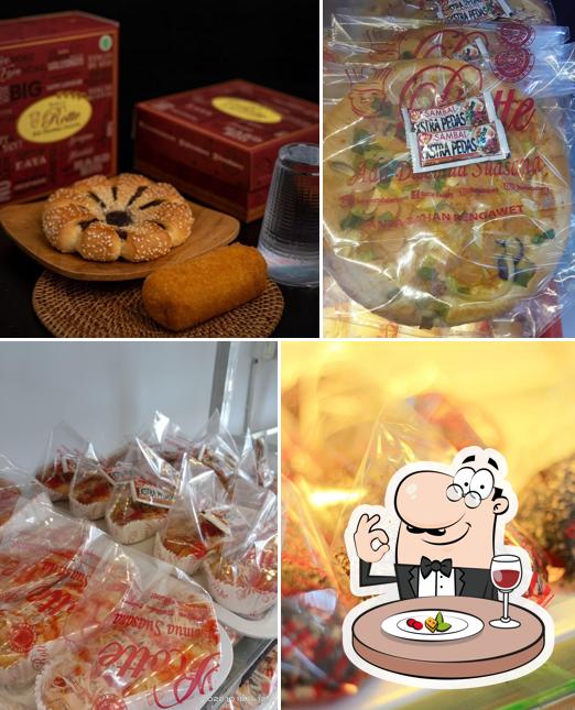 Rotte Bakery Rengat, Indonesia - Restaurant reviews