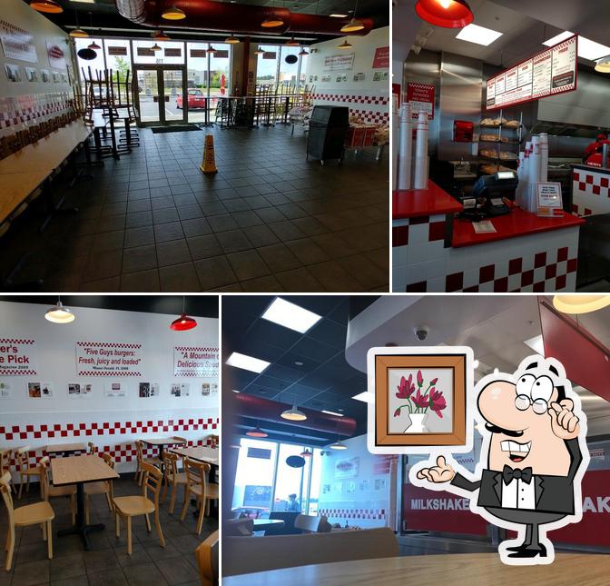 Five Guys, 116 Town Center Pkwy in Slidell - Restaurant menu and reviews
