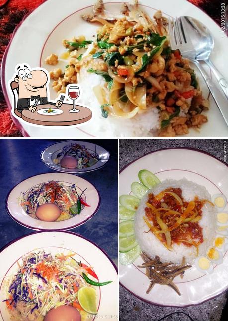 ข้าวยำแฟนซี เพื่อสุขภาพดาหมัด restaurant, Yala
