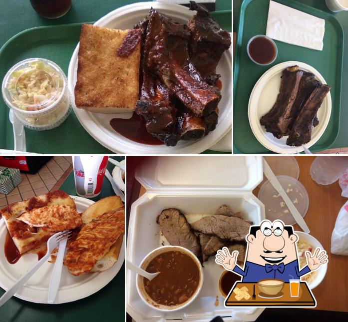 Top 5 restaurants with chicken sandwiches in Fillmore, december 2025 ...