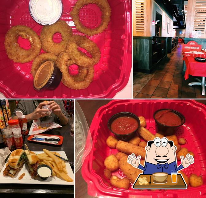 Red Robin Gourmet Burgers and Brews, 200 E Via Rancho Pkwy in Escondido ...