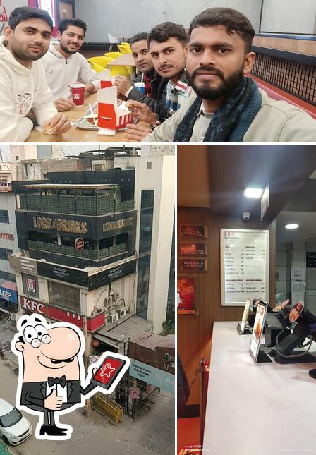 KFC, New Delhi, No E/363 Nirman Vihar Opposite V3S mall - Restaurant ...