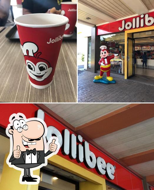 Jollibee restaurant, Calamba, KM40 Total Gas Station along SLEX ...