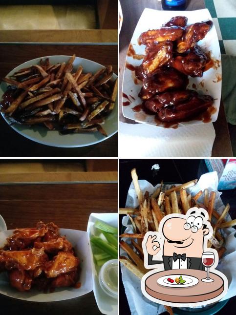 Maple Inn in Elyria - Restaurant menu and reviews