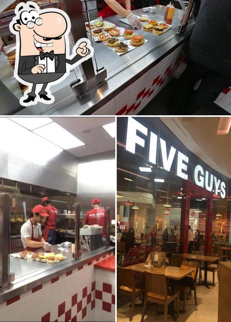 Five Guys Westfield London, Unit 1069/1070 Lower Mall Westfield in ...