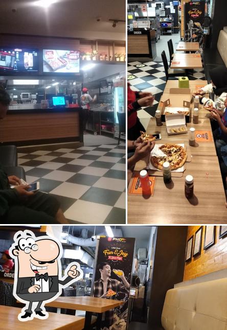 Pizza Hut Delivery Indonesia pizzeria, Semarang, Jl. Pamularsih Raya No ...
