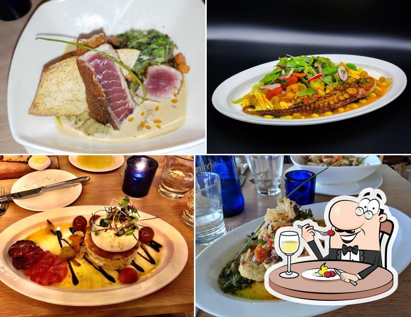 Shell & Bones Oyster Bar & Grill in New Haven - Restaurant menu and reviews