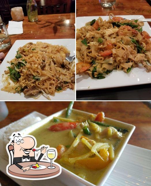 Bamboo Legend, 2501 Third Line in Oakville - Restaurant menu and reviews
