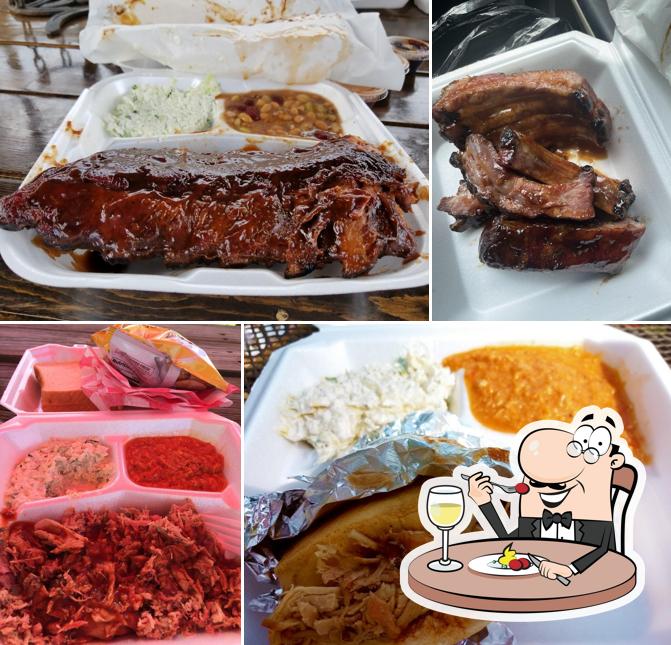 Iron Pig BBQ, 121 Epps St in Jefferson - Restaurant menu and reviews