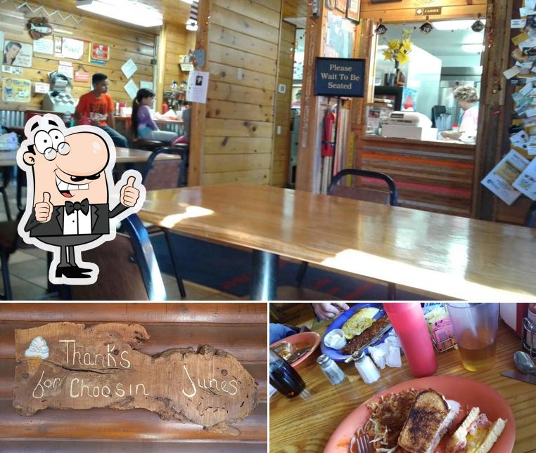 June's Cafe in Heber-Overgaard - Restaurant menu and reviews