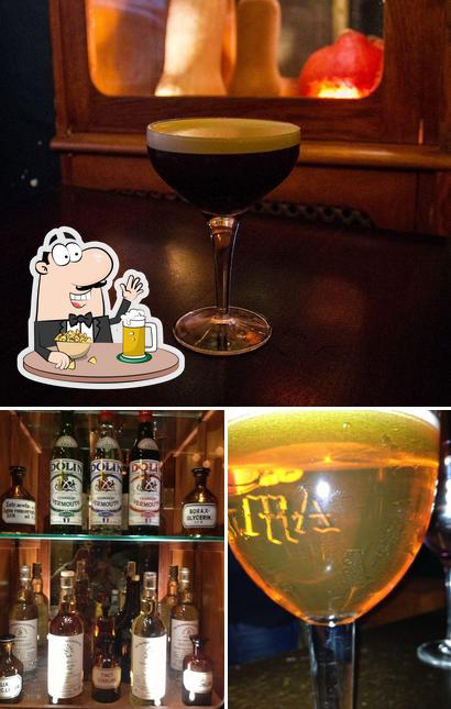 Joséphine pub & bar, Paris, 25 Rue Moret - Restaurant reviews