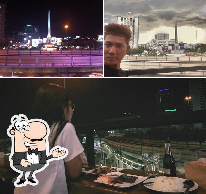 Moon Rooftop pub & bar, Bangkok - Restaurant reviews
