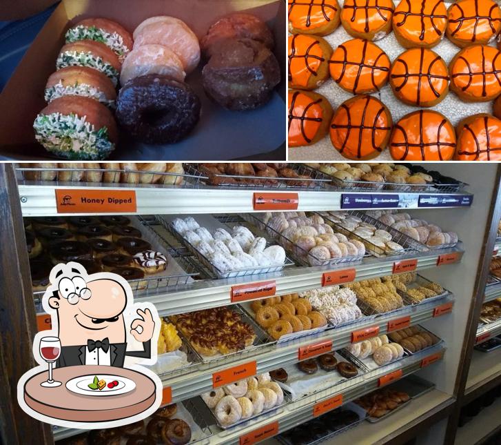 Jolly Pirate Donuts, Reynoldsburg - Restaurant menu, prices and reviews