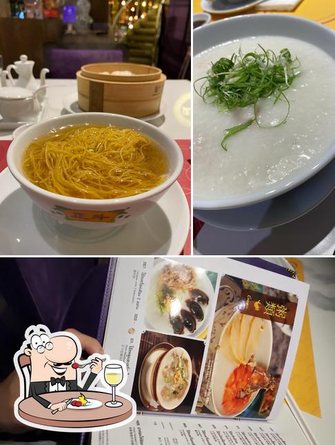 Tasty Congee & Noodle Wantun Shop @ ICONSIAM, Bangkok, Charoen Nakhon ...