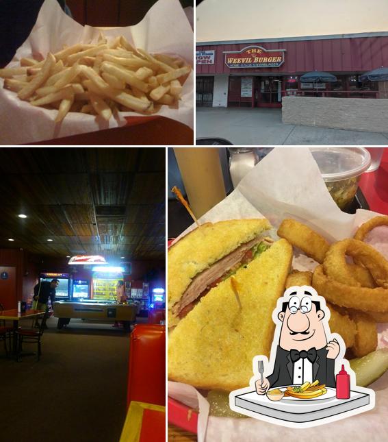 The Weevil Burger Restaurant, 9104 Fletcher Pkwy in La Mesa ...