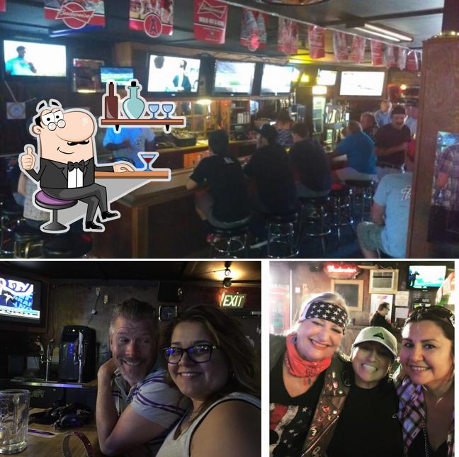 White Rooster Pub in Cypress - Restaurant reviews