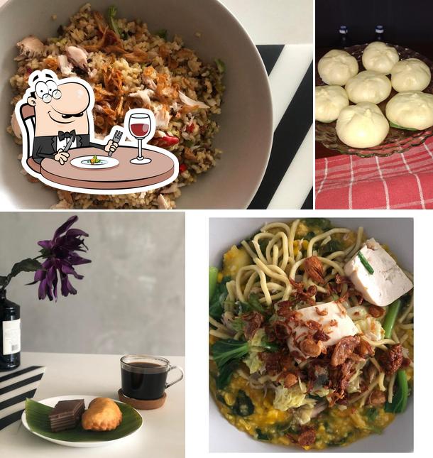 FULLBOOKED CAFE, Curug Sangereng - Restaurant reviews