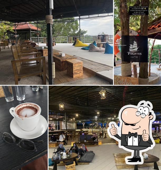 Pirates Cafe & Bar, Batam - Restaurant reviews