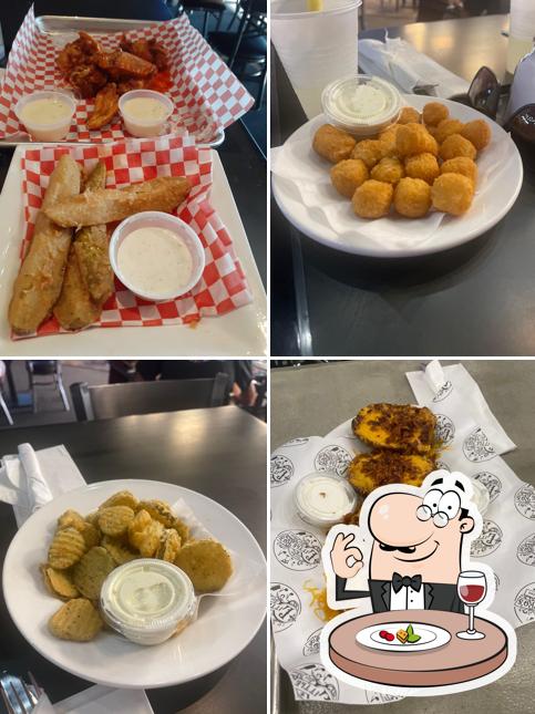 Top 5 restaurants with tater tots in Greenfield, Indiana, october 2025 ...