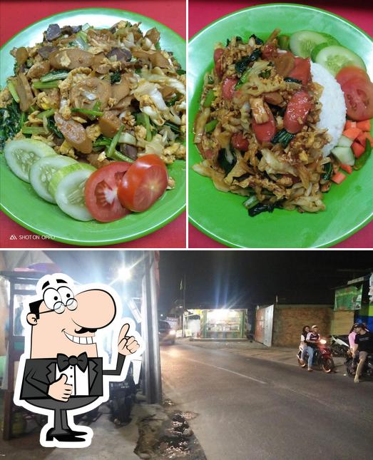 Nasi goreng Kabul Khas Brebes Ngapak restaurant, West Jakarta ...