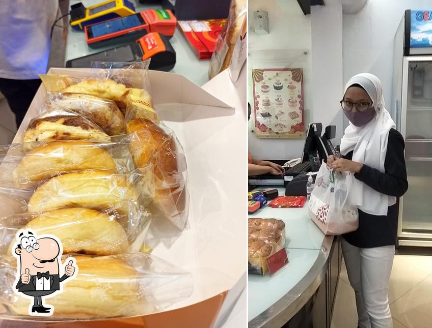 Holland Bakery, Karawang, Jl. Tuparev No.499 - Restaurant reviews