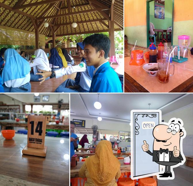 Bakso Balungan cafe, Indonesia, 28CG+8PX - Restaurant reviews