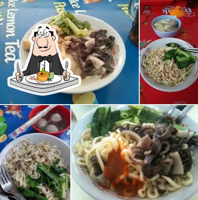 Bakmi Tasik, Jakarta, Jl. Paus No. 93 - Restaurant menu and reviews