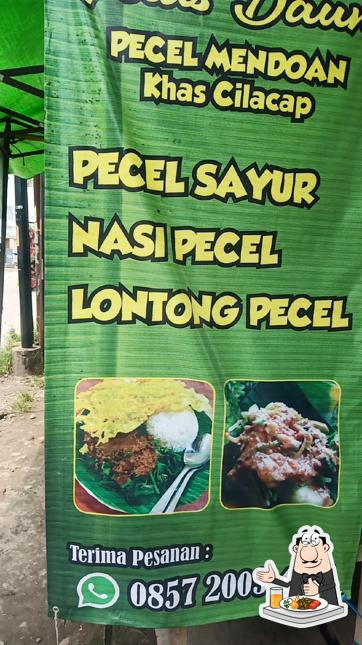 Pecel mendoan "ALAS DAUN" khas cilacap restaurant, Bandung - Restaurant ...