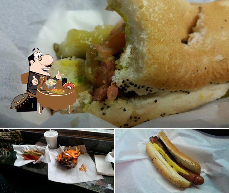 The Wiener's Circle, Chicago - Restaurant menu, prices and reviews