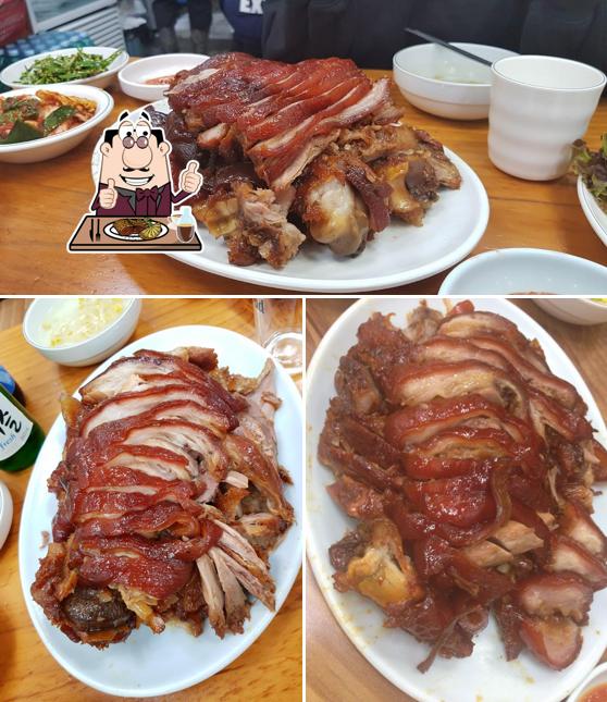 Seongsu Braised Pork Feet, Seoul - Restaurant menu, prices and reviews