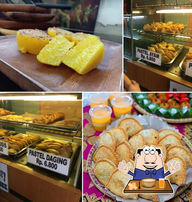 Pastel Istimewa Ma'Cik Pondok Indah, South Jakarta - Restaurant menu ...